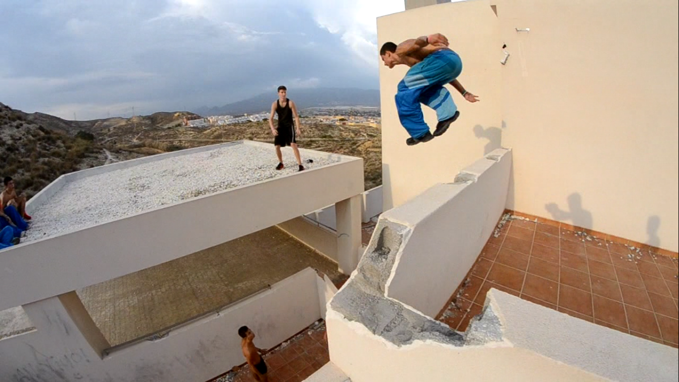 Álex Segura Agita La Fiebre Del Parkour En La Provincia