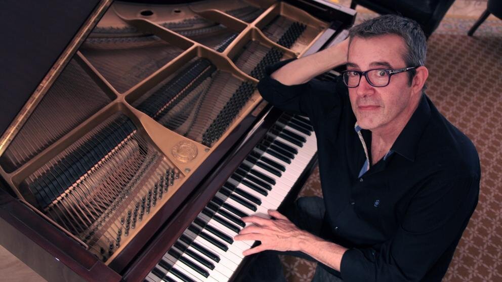 El presentador Máximo Pradera, Premio Jaén de Novela