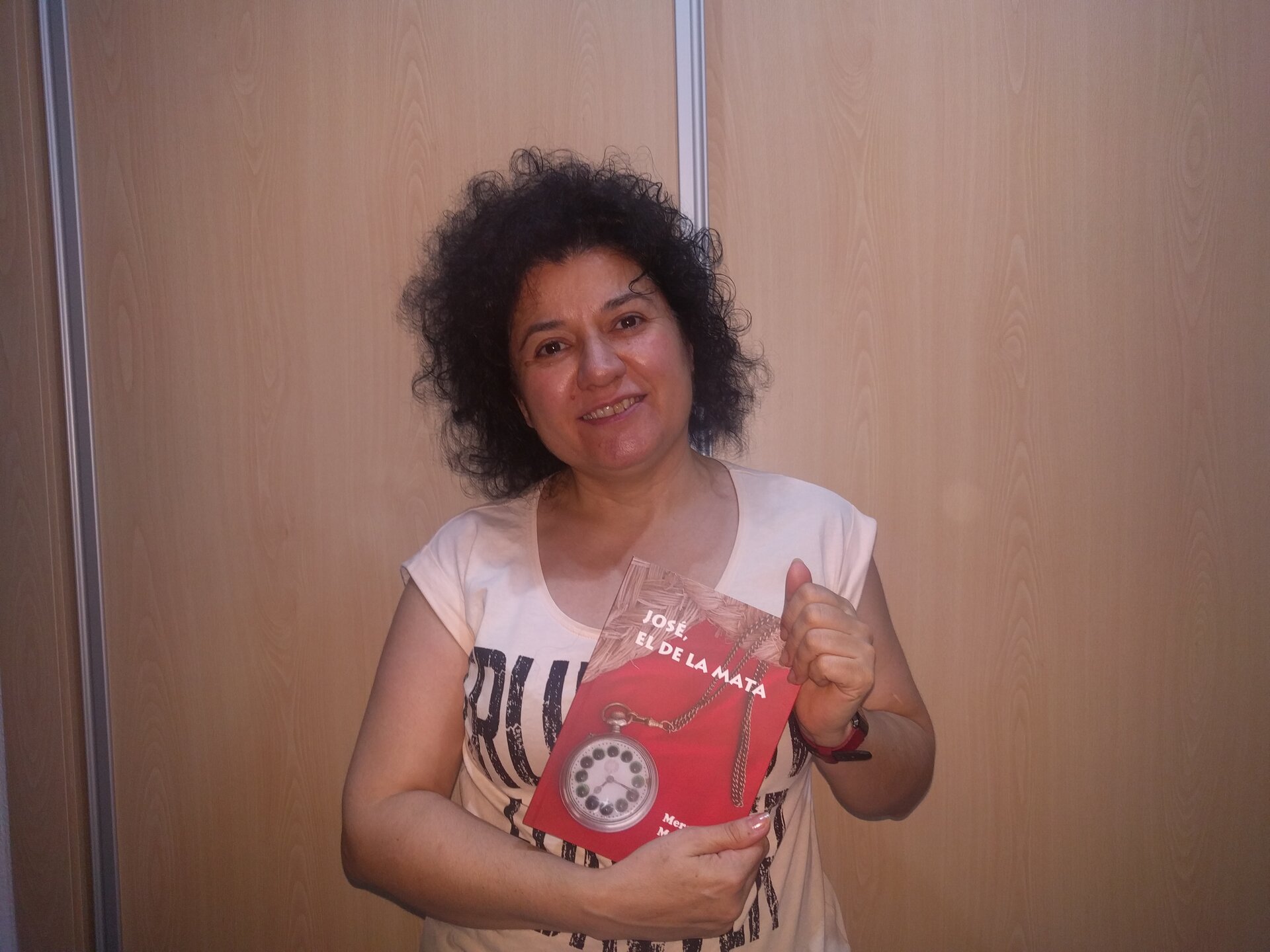 Mercedes Medina debuta como autora con un libro sobre su abuelo