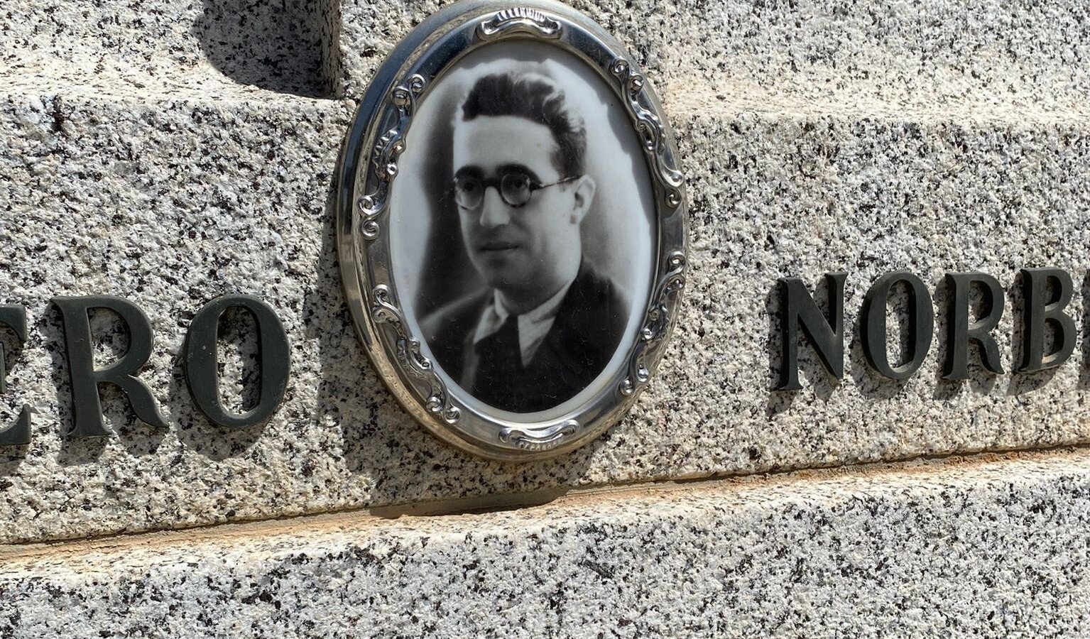 EMILIO CEBRIÁN: RETRATO DE UN MÚSICO ETERNO