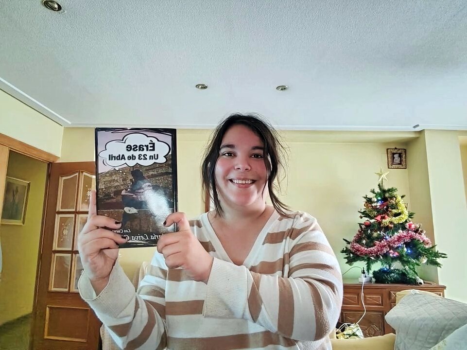 Larva y Huesa se hacen literatura en lo nuevo de María Leiva