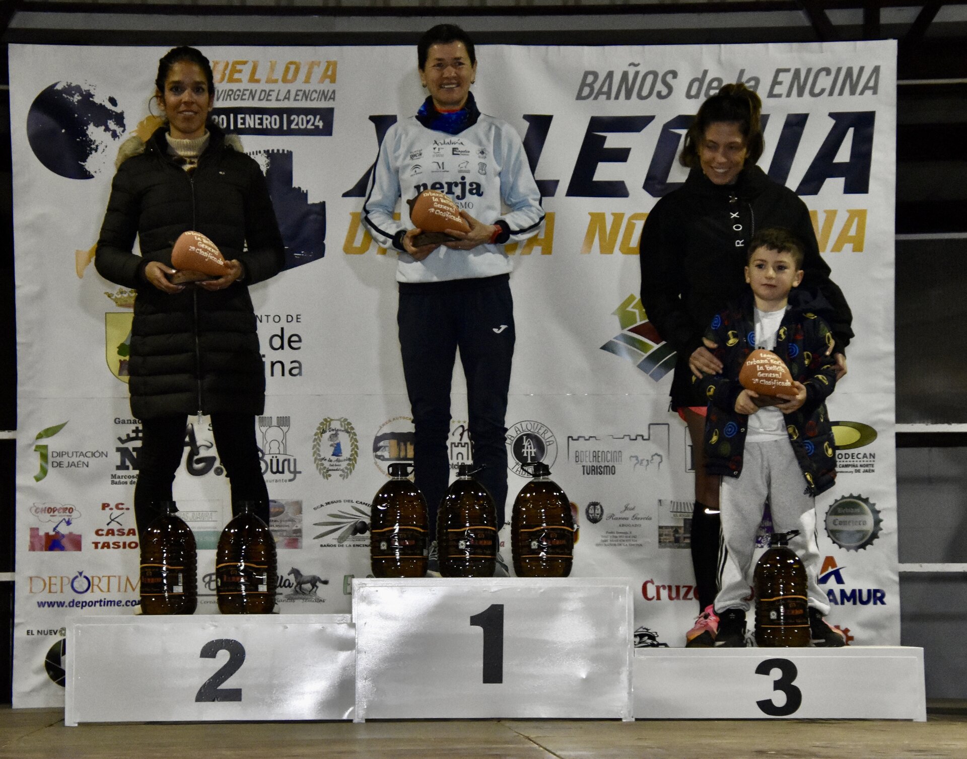 Pedro Catena y Lola Chiclana ganan la XI Legua Urbana La Bellota