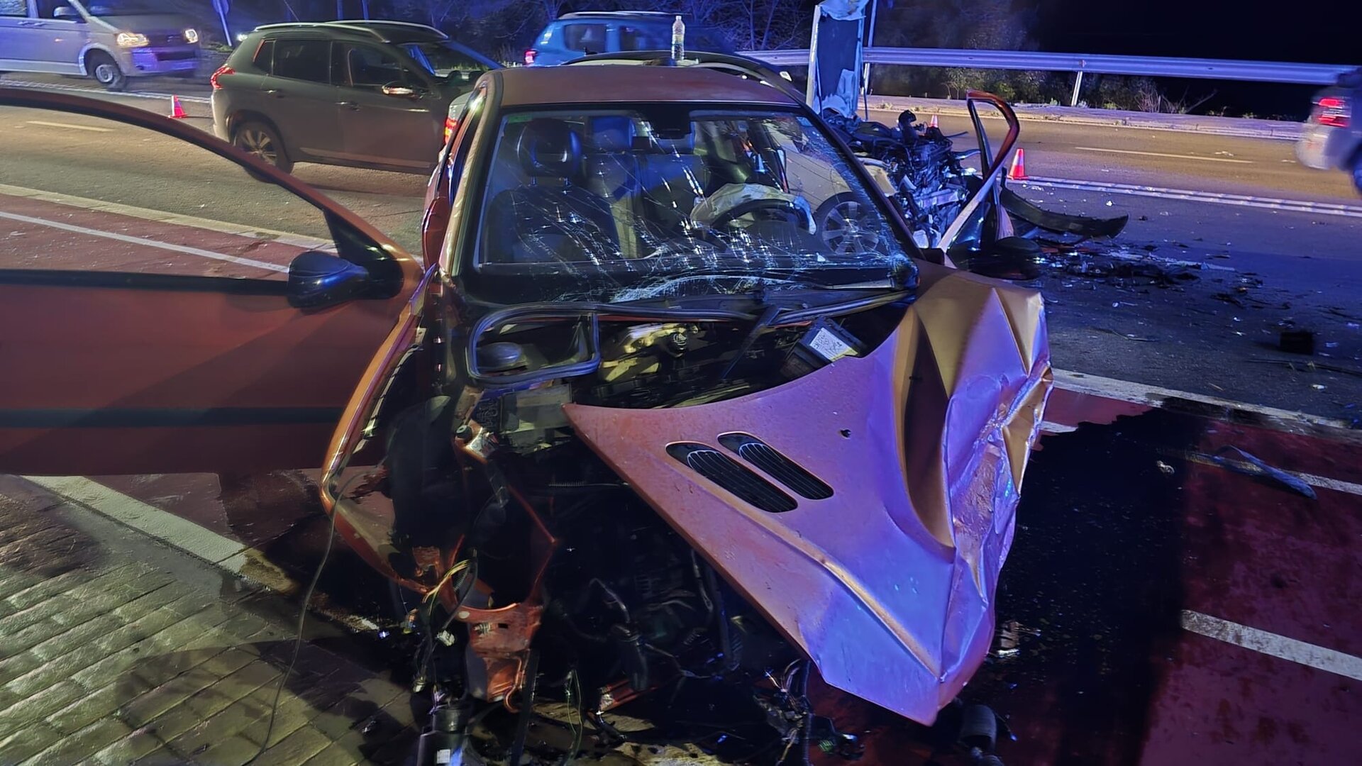 Cinco heridos en un accidente de tráfico en la capital
