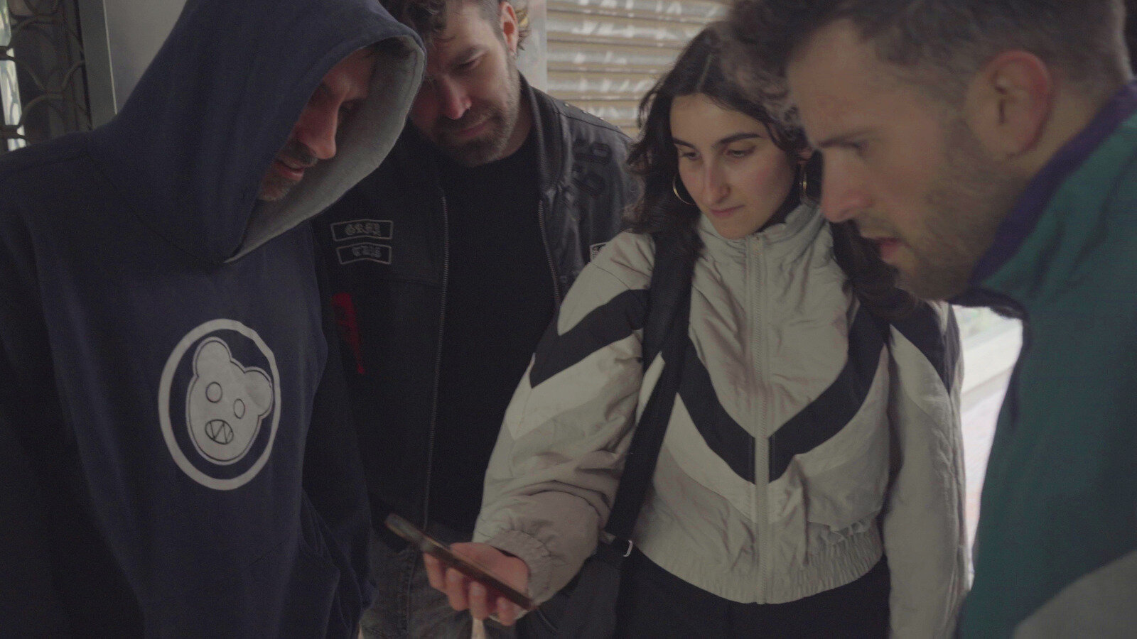 'Merodear', la serie que reclama espacios públicos fijos para los artistas